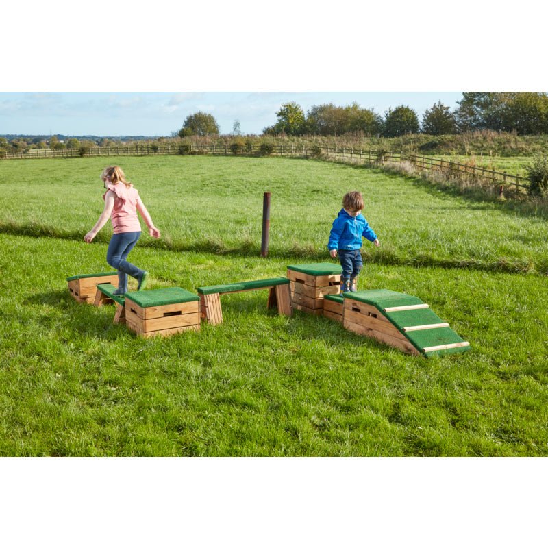 Move & Make Meadow Course Complete Set, EASE Outdoor Play